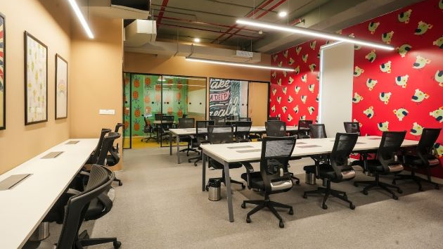 GoOffice 8121 - Innov8 - Times Square - 1 Seater Private Cabin ...