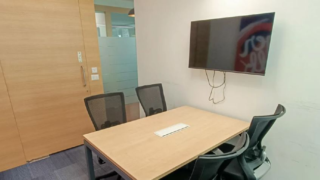 GoSpace 7966 - OYO Innov8 Times Square - 4 Seater Meeting Room ...