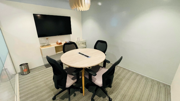GoSpace 1442 - Cowrks Sterling Technopolis - 4 Seater Meeting Room ...