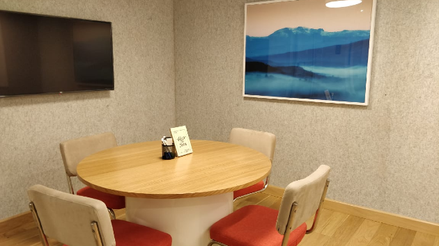GoSpace 8261 - WeWork Berger Delhi One - 4 Seater Meeting Room ...