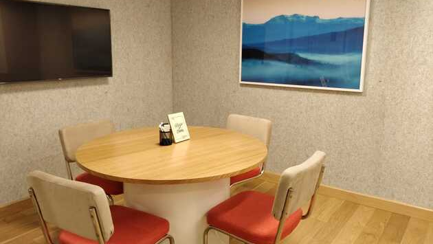 GoSpace 8650 - WeWork Berger Delhi One - 4 Seater Meeting Room ...