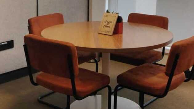 GoSpace 8581 - WeWork Blue One Square - 4 Seater Meeting Room | Meeting ...