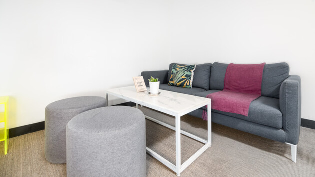GoSpace 8585 - WeWork Blue One Square - 4 Seater Meeting Room | Meeting ...