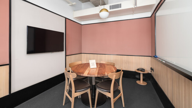 GoSpace 8556 - WeWork Platina Tower - 4 Seater Meeting Room | Meeting ...