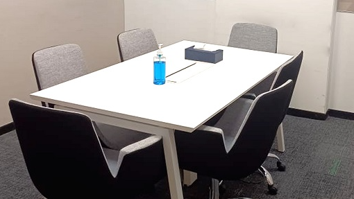 GoSpace 6413 - Awfis Que Spaces - 6 Seater Meeting Room | Meeting Space ...