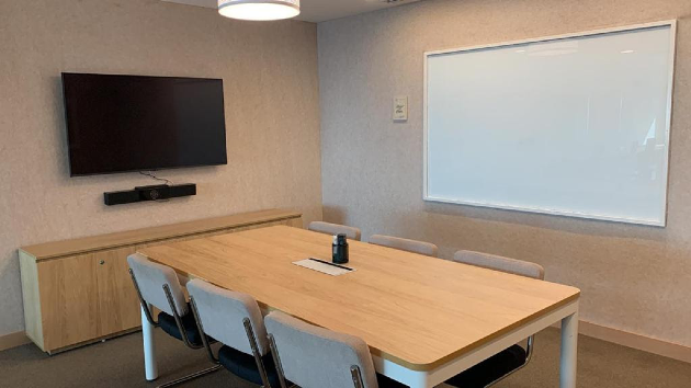 GoSpace 8252 - WeWork Berger Delhi One - 6 Seater Meeting Room ...