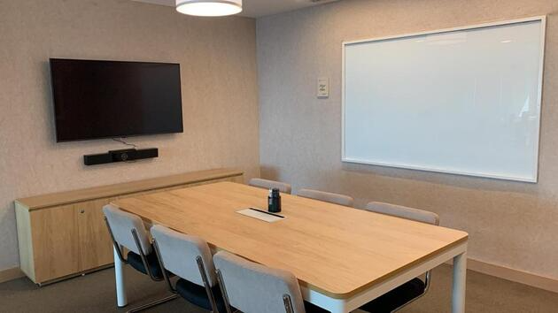 GoSpace 8655 - WeWork Berger Delhi One - 6 Seater Meeting Room ...