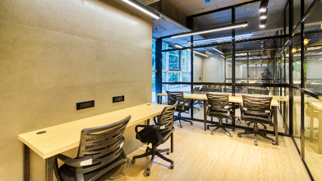 GoOffice 7473 - Crescendo Cowork - 5 Seater Private Cabin | Meeting ...