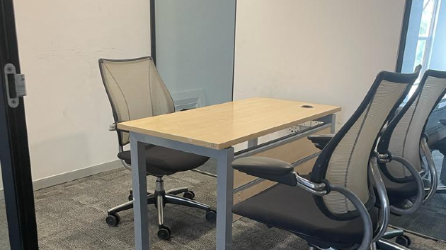 GoOffice 20123 - Flexi Coworking - 3 Seater Manager Cabin | Meeting ...